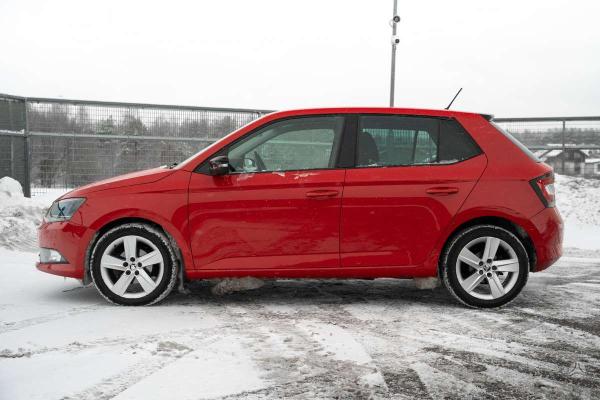 Sarkans Skoda Fabia 2015 Viļņa, ar dzinēja tilpumu 1.20 L un nobraukumu 100 tūkst. km par 6690 €, foto 2 vietnē AUTOMOTO.COM.LV