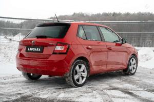 Red Skoda Fabia 2015 in Vilnius, with an engine capacity of 1.20 L and mileage of 100 thousand km for 6690 €, photo 6 on AUTOMOTO.COM.LV