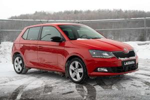 Red Skoda Fabia 2015 in Vilnius, with an engine capacity of 1.20 L and mileage of 100 thousand km for 6690 €, photo 8 on AUTOMOTO.COM.LV