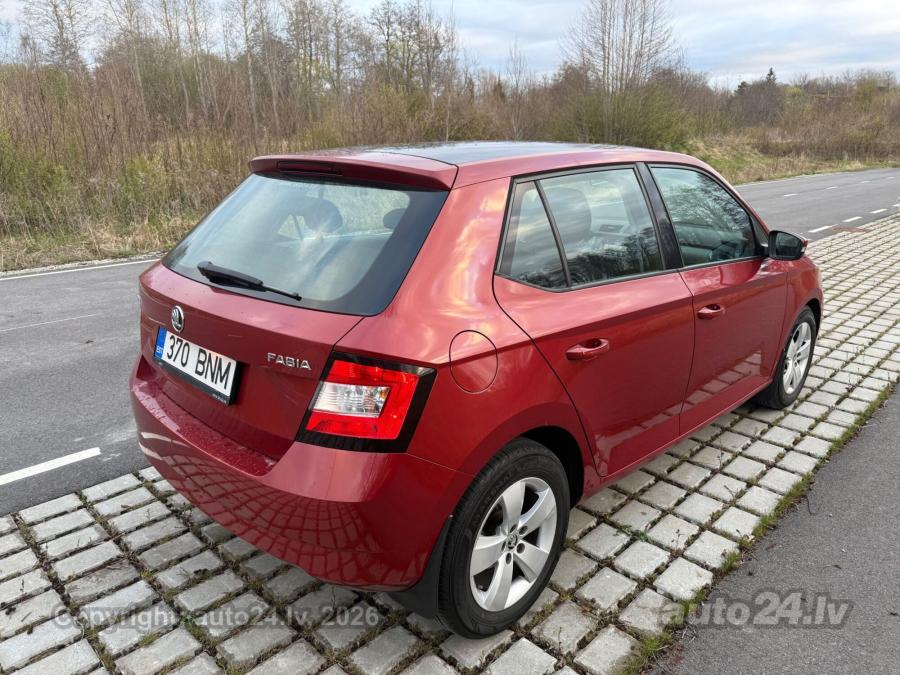 Sarkans Skoda Fabia 2015 Tallina, ar dzinēja tilpumu 1.20 L un nobraukumu 102 tūkst. km par 8500 €, foto 3 vietnē AUTOMOTO.COM.LV