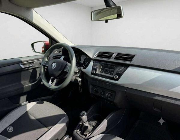 Sarkans Skoda Fabia 2015 Viļņa, ar dzinēja tilpumu 1.20 L un nobraukumu 250 tūkst. km par 4300 €, foto 8 vietnē AUTOMOTO.COM.LV