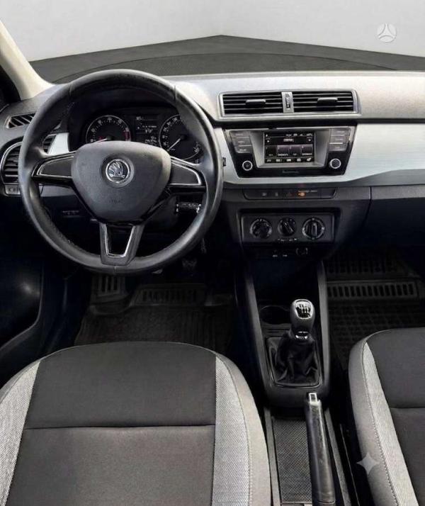 Sarkans Skoda Fabia 2015 Viļņa, ar dzinēja tilpumu 1.20 L un nobraukumu 250 tūkst. km par 4300 €, foto 9 vietnē AUTOMOTO.COM.LV