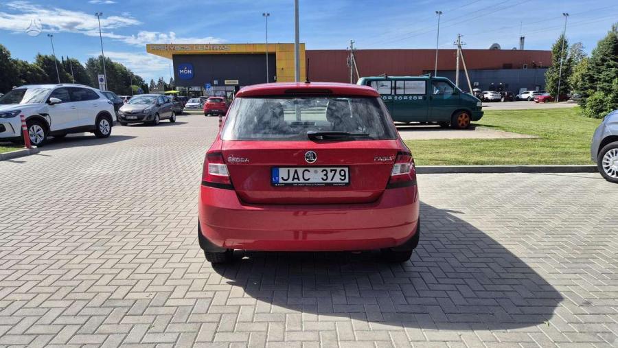 Sarkans Skoda Fabia 2015 Plungė, ar dzinēja tilpumu 1.20 L un nobraukumu 83 tūkst. km par 6100 €, foto 6 vietnē AUTOMOTO.COM.LV