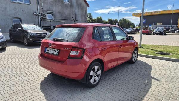 Sarkans Skoda Fabia 2015 Plungė, ar dzinēja tilpumu 1.20 L un nobraukumu 83 tūkst. km par 6100 €, foto 6 vietnē AUTOMOTO.COM.LV