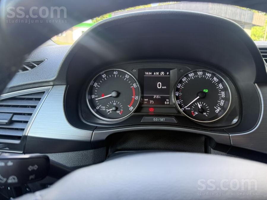 Red Skoda Fabia 2017 in Riga, with an engine capacity of 1.00 L and mileage of 170 thousand km for 8500 €, photo 7 on AUTOMOTO.COM.LV