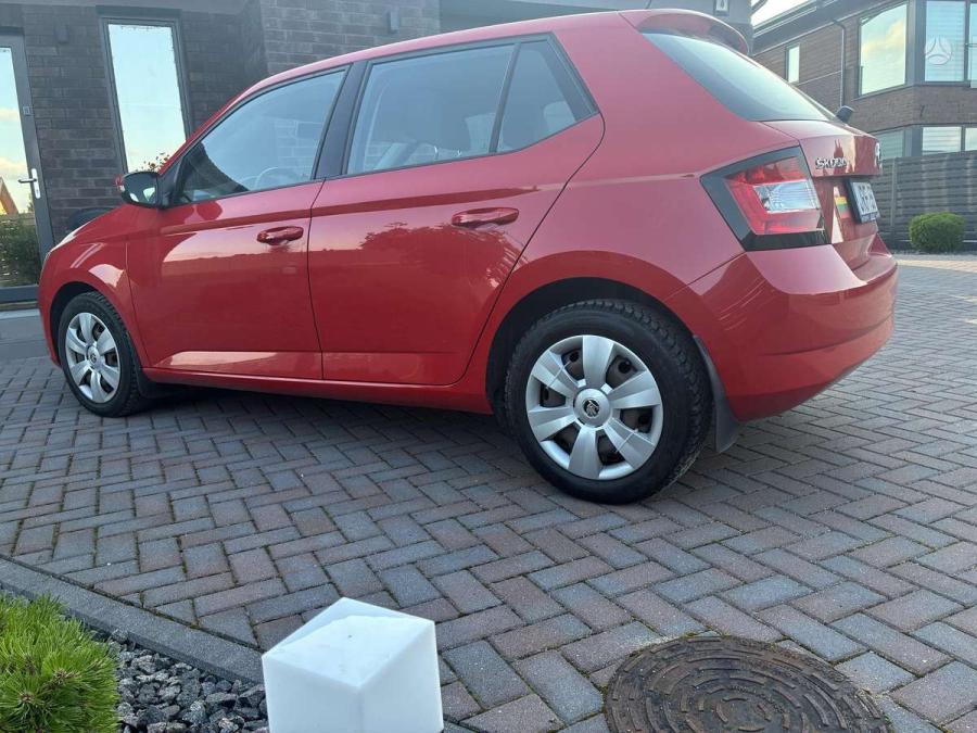 Red Skoda Fabia 2017 in Panevezys, with an engine capacity of 1.20 L and mileage of 34 thousand km for 7200 €, photo 3 on AUTOMOTO.COM.LV