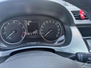 Red Skoda Fabia 2017 in Panevezys, with an engine capacity of 1.20 L and mileage of 34 thousand km for 7200 €, photo 4 on AUTOMOTO.COM.LV