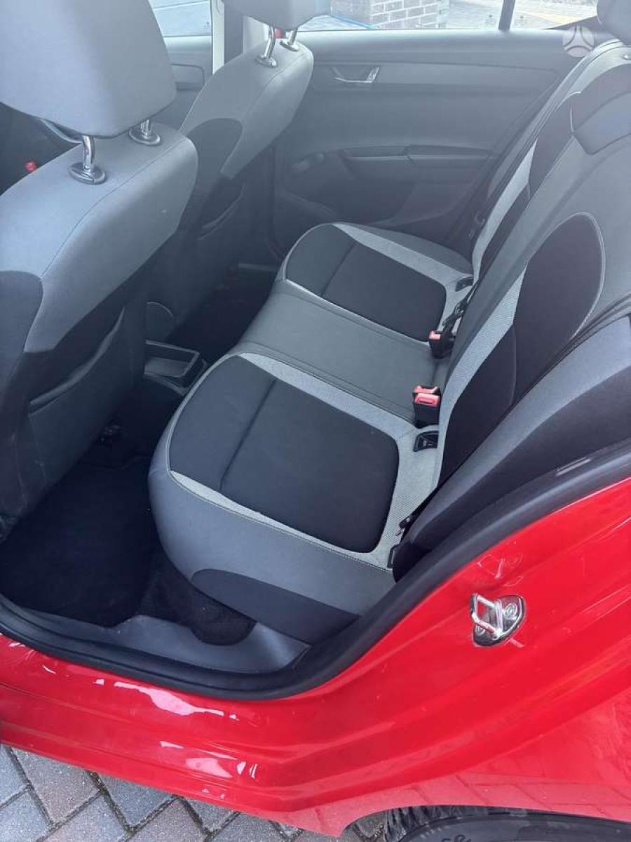 Red Skoda Fabia 2017 in Panevezys, with an engine capacity of 1.20 L and mileage of 34 thousand km for 7200 €, photo 5 on AUTOMOTO.COM.LV