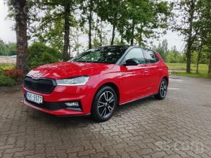 Sarkans Skoda Fabia 2024 Valmiera, ar dzinēja tilpumu 1.00 L un nobraukumu 61 tūkst. km par 18500 €, foto  vietnē AUTOMOTO.COM.LV