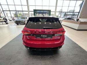 Red Skoda Fabia 2026 in Vilnius, with an engine capacity of 1.50 L and mileage of 0 thousand km for 30500 €, photo 6 on AUTOMOTO.COM.LV