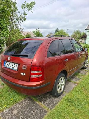 Red Skoda Fabia 2002 in Panevezys, with an engine capacity of 1.90 L and mileage of 300 thousand km for 1000 €, photo  on AUTOMOTO.COM.LV