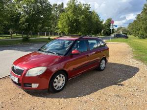 Red Skoda Fabia 2008 in Riga, with an engine capacity of 1.40 L and mileage of 217 thousand km for 1900 €, photo 3 on AUTOMOTO.COM.LV