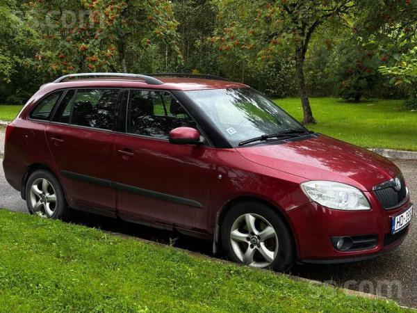 Red Skoda Fabia 2008 in Cesis, with an engine capacity of 1.90 L and mileage of 264 thousand km for 1200 €, photo 5 on AUTOMOTO.COM.LV