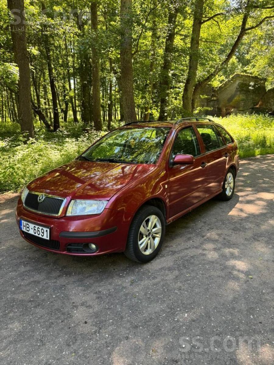 Sarkans Skoda Fabia 2008 Liepāja, ar dzinēja tilpumu 1.20 L un nobraukumu 179 tūkst. km par 950 €, foto 1 vietnē AUTOMOTO.COM.LV