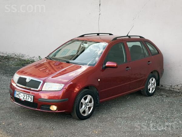 Красный Шкода Фабия 2008 в Рига, объемом двигателя 1.20 л и пробегом 55 тыс. км за 1990 €, фото 3 на AUTOMOTO.COM.LV