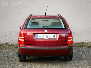Red Skoda Fabia 2008 in Riga, with an engine capacity of 1.20 L and mileage of 55 thousand km for 1990 €, photo 4 on AUTOMOTO.COM.LV