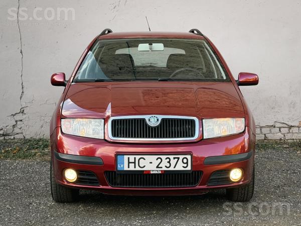 Красный Шкода Фабия 2008 в Рига, объемом двигателя 1.20 л и пробегом 55 тыс. км за 1990 €, фото 5 на AUTOMOTO.COM.LV
