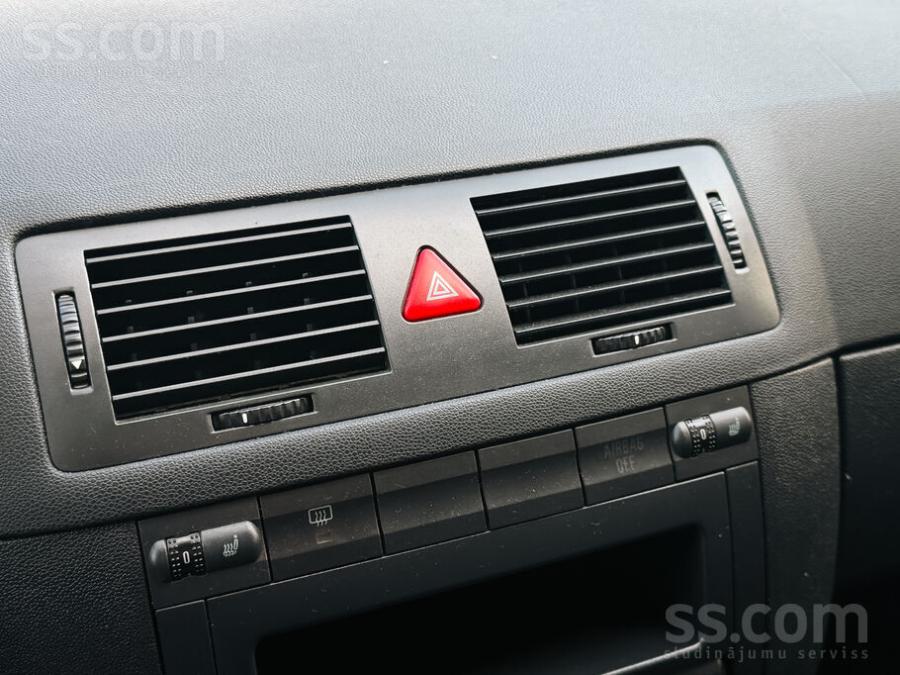 Red Skoda Fabia 2008 in Riga, with an engine capacity of 1.20 L and mileage of 55 thousand km for 1990 €, photo 14 on AUTOMOTO.COM.LV