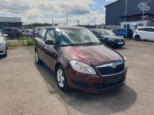 Sarkans Skoda Fabia 2010 Kauņa, ar dzinēja tilpumu 1.60 L un nobraukumu 380 tūkst. km par 2250 €, foto 4 vietnē AUTOMOTO.COM.LV