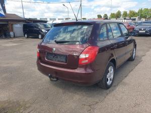 Sarkans Skoda Fabia 2010 Kauņa, ar dzinēja tilpumu 1.60 L un nobraukumu 380 tūkst. km par 2250 €, foto 6 vietnē AUTOMOTO.COM.LV