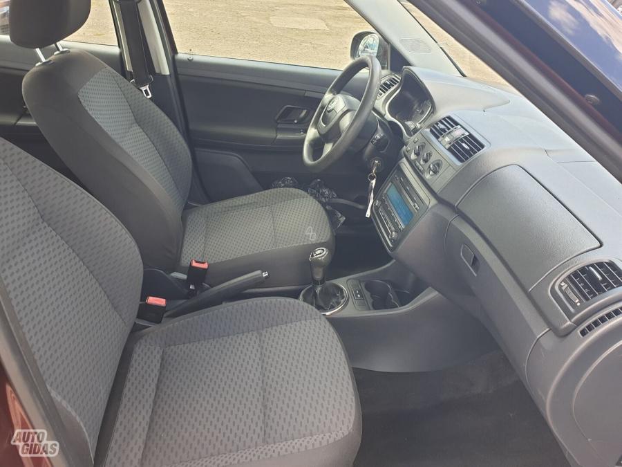 Sarkans Skoda Fabia 2010 Kauņa, ar dzinēja tilpumu 1.60 L un nobraukumu 380 tūkst. km par 2250 €, foto 8 vietnē AUTOMOTO.COM.LV