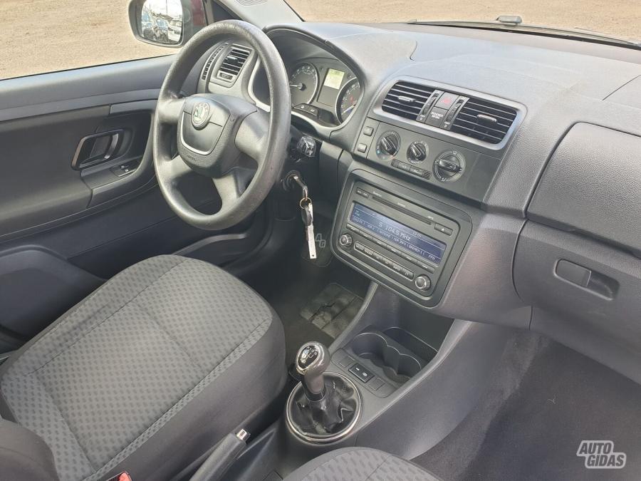 Sarkans Skoda Fabia 2010 Kauņa, ar dzinēja tilpumu 1.60 L un nobraukumu 380 tūkst. km par 2250 €, foto 9 vietnē AUTOMOTO.COM.LV