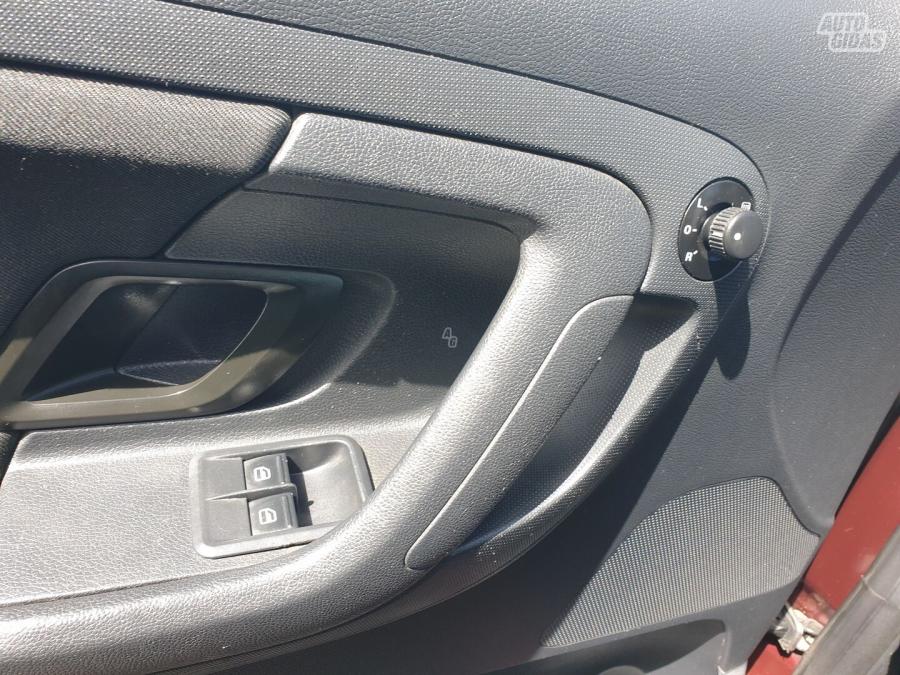 Sarkans Skoda Fabia 2010 Kauņa, ar dzinēja tilpumu 1.60 L un nobraukumu 380 tūkst. km par 2250 €, foto 14 vietnē AUTOMOTO.COM.LV