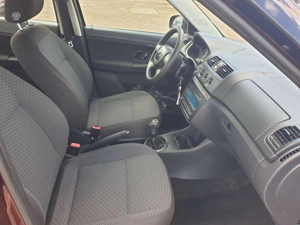 Sarkans Skoda Fabia 2010 Kauņa, ar dzinēja tilpumu 1.60 L un nobraukumu 380 tūkst. km par 1999 €, foto 7 vietnē AUTOMOTO.COM.LV