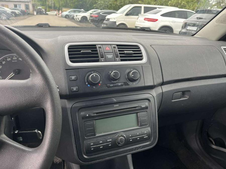 Sarkans Skoda Fabia 2010 Viļņa, ar dzinēja tilpumu 1.20 L un nobraukumu 231 tūkst. km par 333 €, foto 10 vietnē AUTOMOTO.COM.LV
