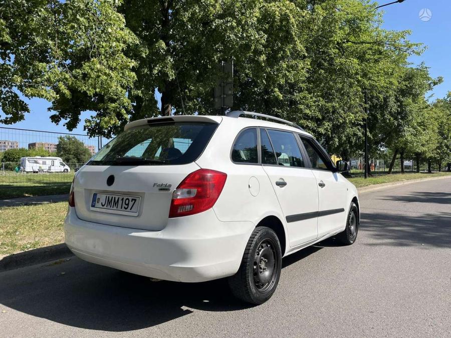 Sarkans Skoda Fabia 2010 Viļņa, ar dzinēja tilpumu 1.20 L un nobraukumu 231 tūkst. km par 333 €, foto 16 vietnē AUTOMOTO.COM.LV