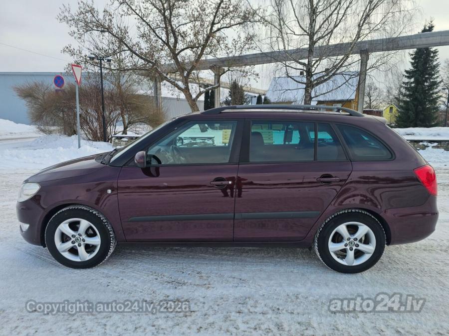 Red Skoda Fabia 2011 in Paide, with an engine capacity of 1.20 L and mileage of 256 thousand km for 4950 €, photo 3 on AUTOMOTO.COM.LV
