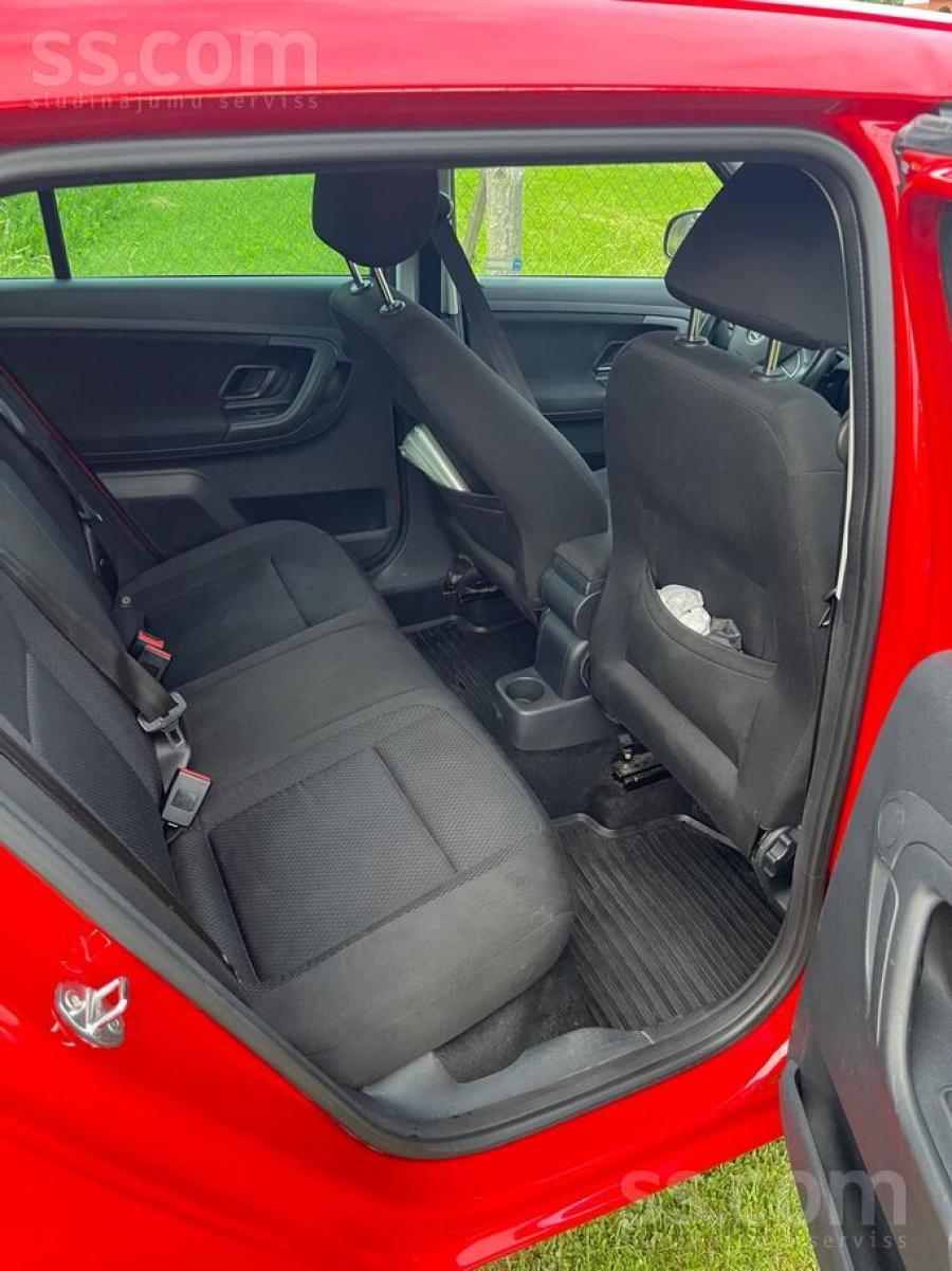 Red Skoda Fabia 2014 in Balvi, with an engine capacity of 1.90 L and mileage of 249 thousand km for 4000 €, photo 14 on AUTOMOTO.COM.LV