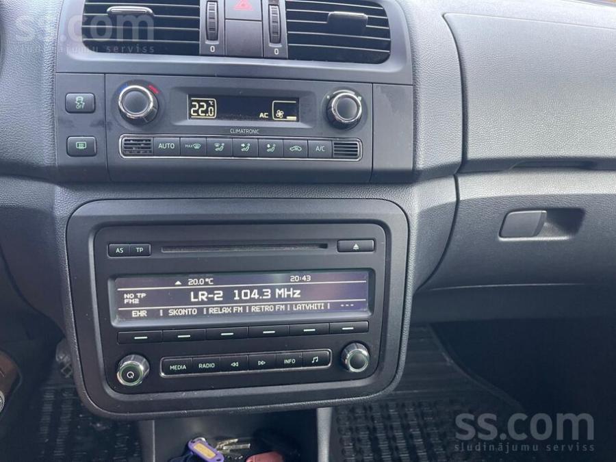 Red Skoda Fabia 2014 in Balvi, with an engine capacity of 1.90 L and mileage of 249 thousand km for 4000 €, photo 22 on AUTOMOTO.COM.LV