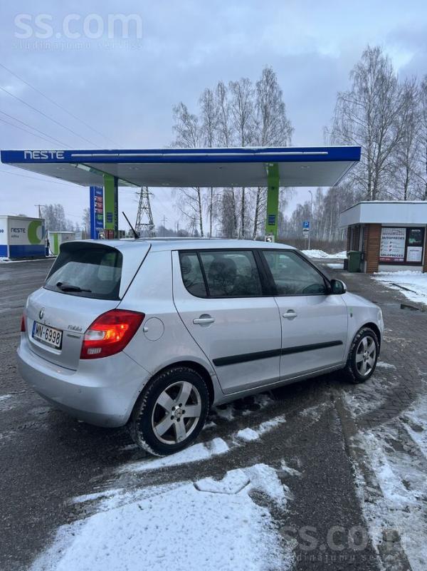 Skoda Fabia 2011 Rīga, ar dzinēja tilpumu 1.20 L un nobraukumu 140 tūkst. km par 2500 €, foto 4 vietnē AUTOMOTO.COM.LV