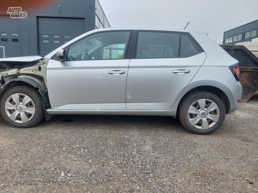 Skoda Fabia 2019 in Vilnius, with an engine capacity of 1.00 L and mileage of 134 thousand km for 2350 €, photo 6 on AUTOMOTO.COM.LV