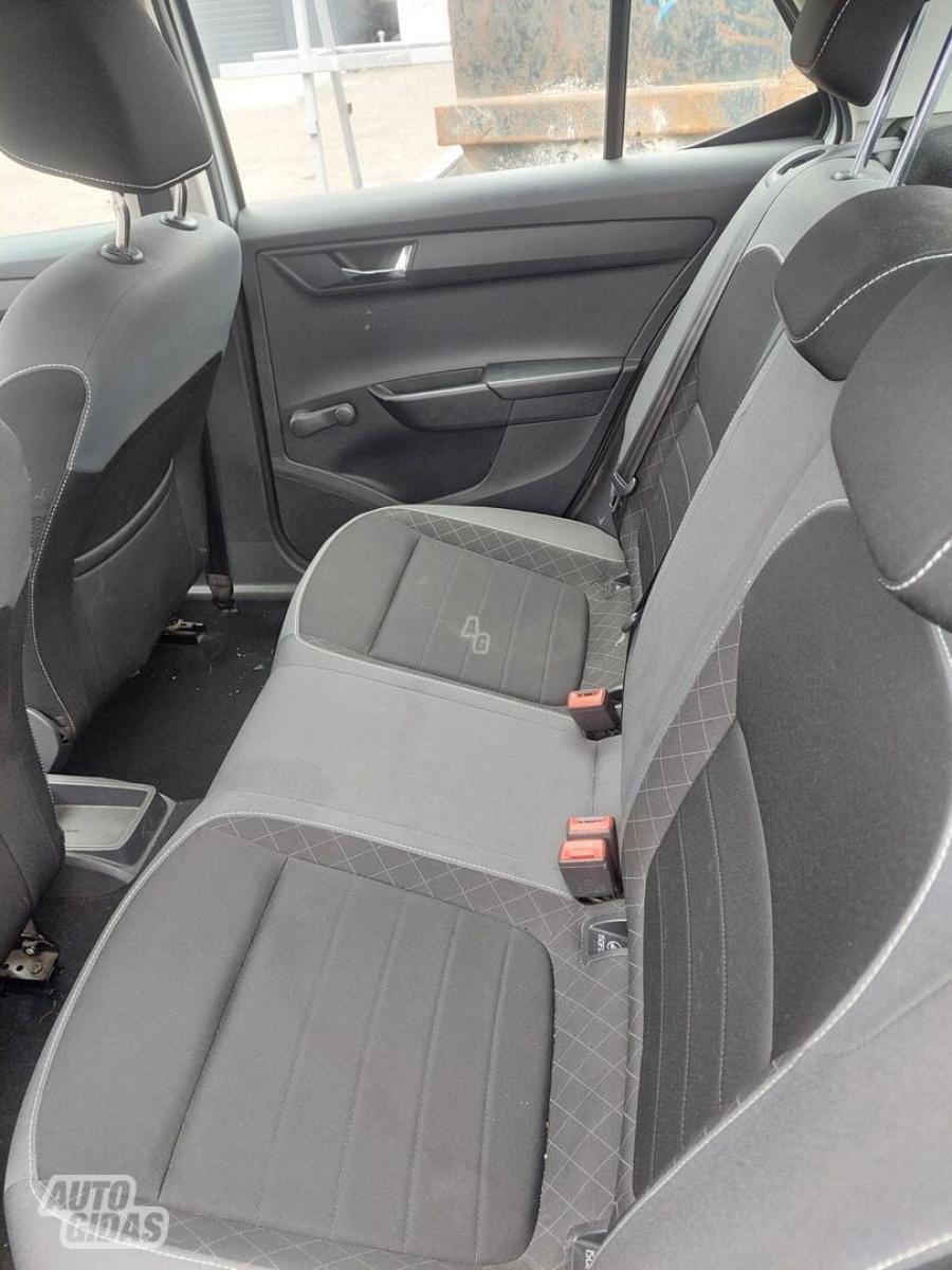 Skoda Fabia 2019 in Vilnius, with an engine capacity of 1.00 L and mileage of 134 thousand km for 2350 €, photo 16 on AUTOMOTO.COM.LV