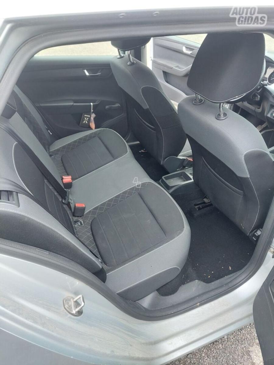 Skoda Fabia 2019 in Vilnius, with an engine capacity of 1.00 L and mileage of 134 thousand km for 2350 €, photo 19 on AUTOMOTO.COM.LV