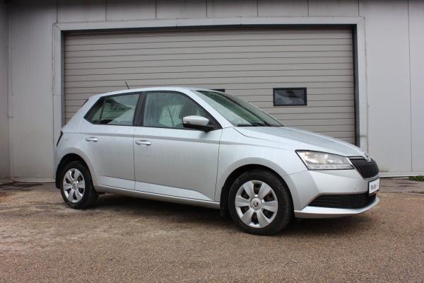 Skoda Fabia 2021 in Jelgava, with an engine capacity of 1.00 L and mileage of 113 thousand km for 8428 €, photo 3 on AUTOMOTO.COM.LV