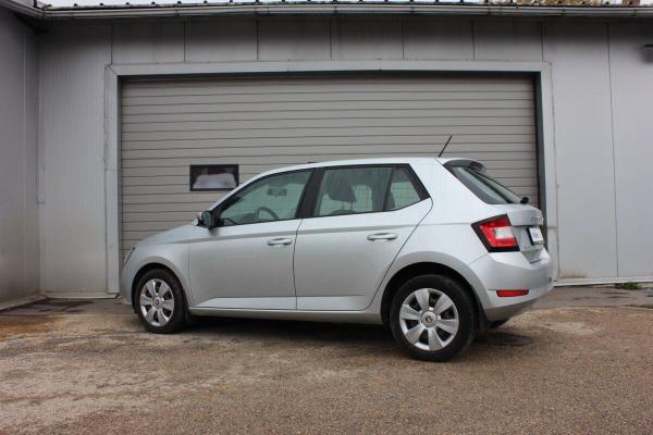 Skoda Fabia 2021 in Jelgava, with an engine capacity of 1.00 L and mileage of 113 thousand km for 8428 €, photo 4 on AUTOMOTO.COM.LV