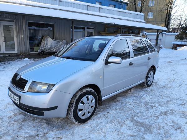 Skoda Fabia 2004 in Vilnius, with an engine capacity of 1.90 L and mileage of 203 thousand km for 1100 €, photo 1 on AUTOMOTO.COM.LV