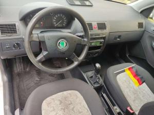 Skoda Fabia 2004 in Kaisiadorys, with an engine capacity of 1.90 L and mileage of 240 thousand km for 1325 €, photo 6 on AUTOMOTO.COM.LV