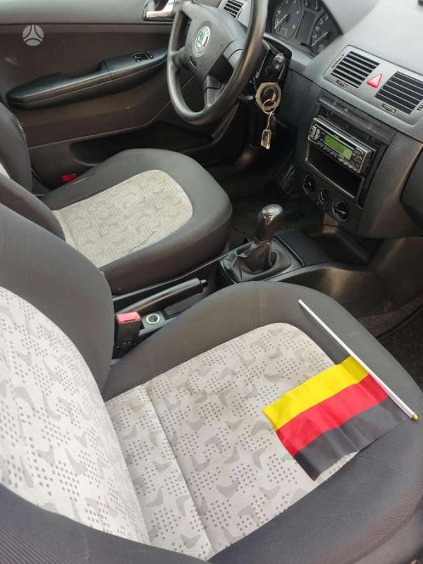 Skoda Fabia 2004 in Kaisiadorys, with an engine capacity of 1.90 L and mileage of 240 thousand km for 1325 €, photo 7 on AUTOMOTO.COM.LV
