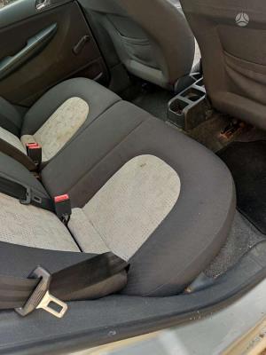 Skoda Fabia 2004 in Kaisiadorys, with an engine capacity of 1.90 L and mileage of 240 thousand km for 1325 €, photo 9 on AUTOMOTO.COM.LV