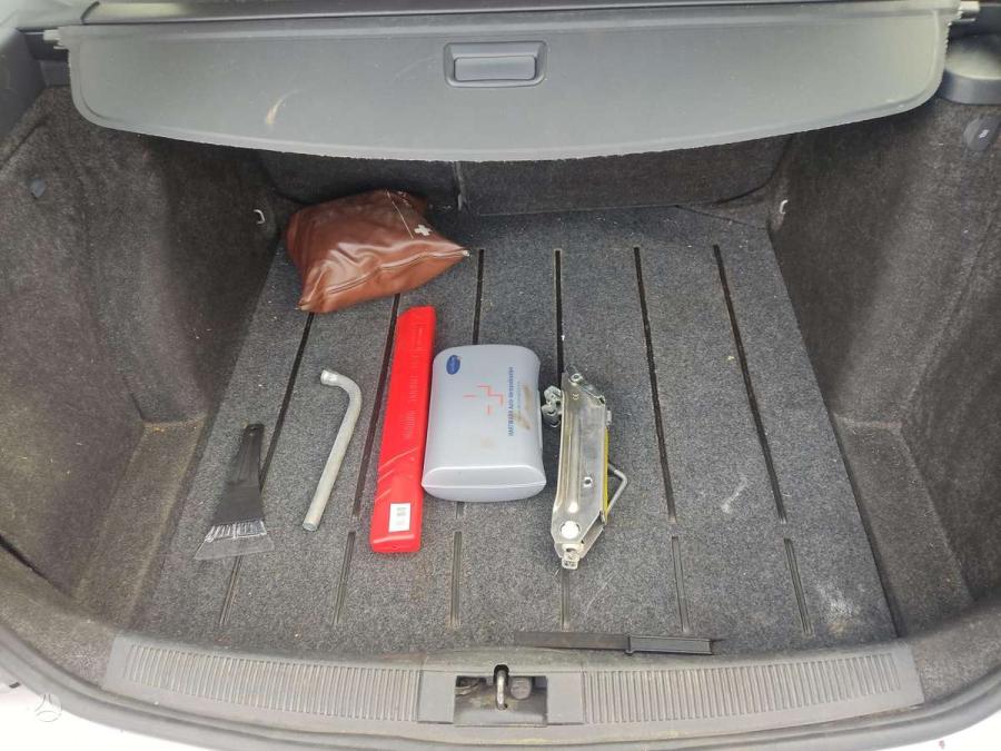 Skoda Fabia 2004 in Kaisiadorys, with an engine capacity of 1.90 L and mileage of 240 thousand km for 1325 €, photo 15 on AUTOMOTO.COM.LV