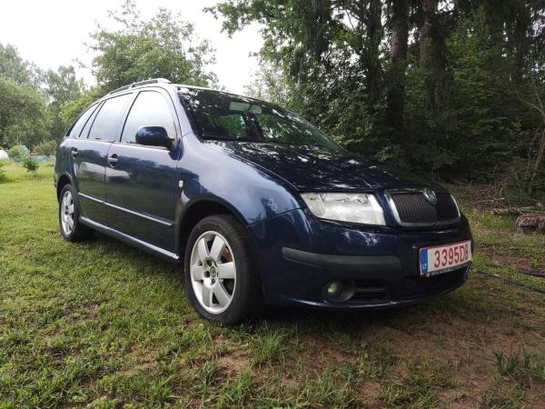 Skoda Fabia 2005 in Vilnius, with an engine capacity of 1.40 L and mileage of 250 thousand km for 1100 €, photo 1 on AUTOMOTO.COM.LV