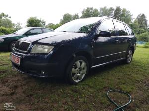 Skoda Fabia 2005 in Vilnius, with an engine capacity of 1.40 L and mileage of 250 thousand km for 1100 €, photo 3 on AUTOMOTO.COM.LV