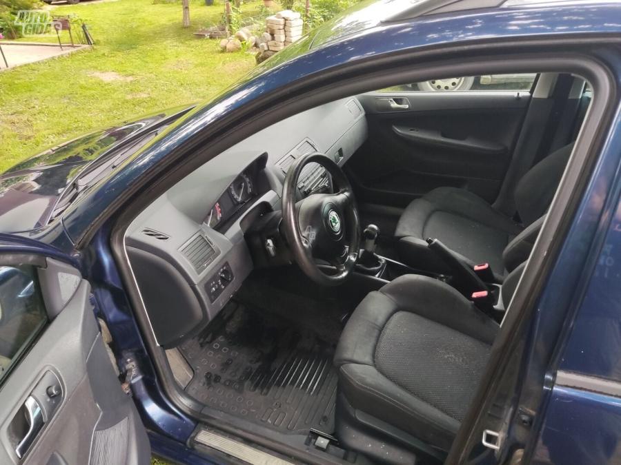 Skoda Fabia 2005 in Vilnius, with an engine capacity of 1.40 L and mileage of 250 thousand km for 1100 €, photo 8 on AUTOMOTO.COM.LV