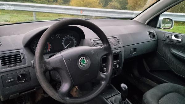 Шкода Фабия 2006 в Аникщяй на AUTOMOTO.COM.LV Шкода Фабия 2006 в Аникщяй, объемом двигателя 1.90 л и пробегом 409 тыс. км за 949 €, фото 7 на AUTOMOTO.COM.LV