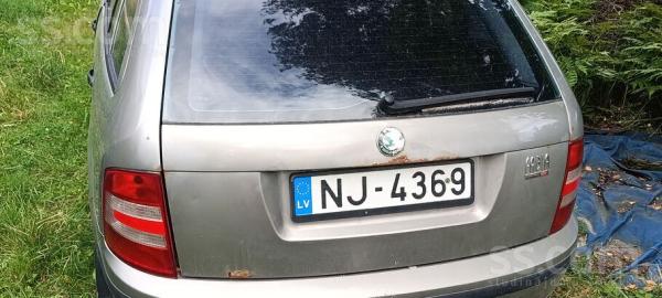 Skoda Fabia 2007 in Riga, with an engine capacity of 1.90 L and mileage of 293 thousand km for 500 €, photo 3 on AUTOMOTO.COM.LV