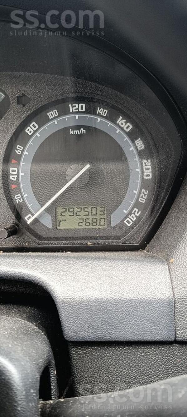 Skoda Fabia 2007 in Riga, with an engine capacity of 1.90 L and mileage of 293 thousand km for 500 €, photo 4 on AUTOMOTO.COM.LV